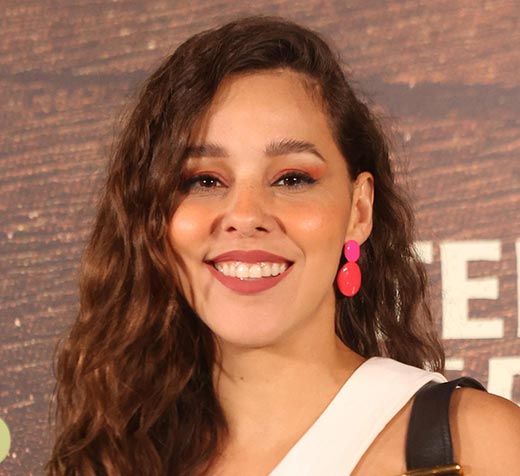 Conheça Thati Lopes - iFolha